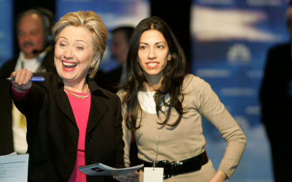 Bill Clinton has been busy keeping stinkum on his hang down. Pics ...